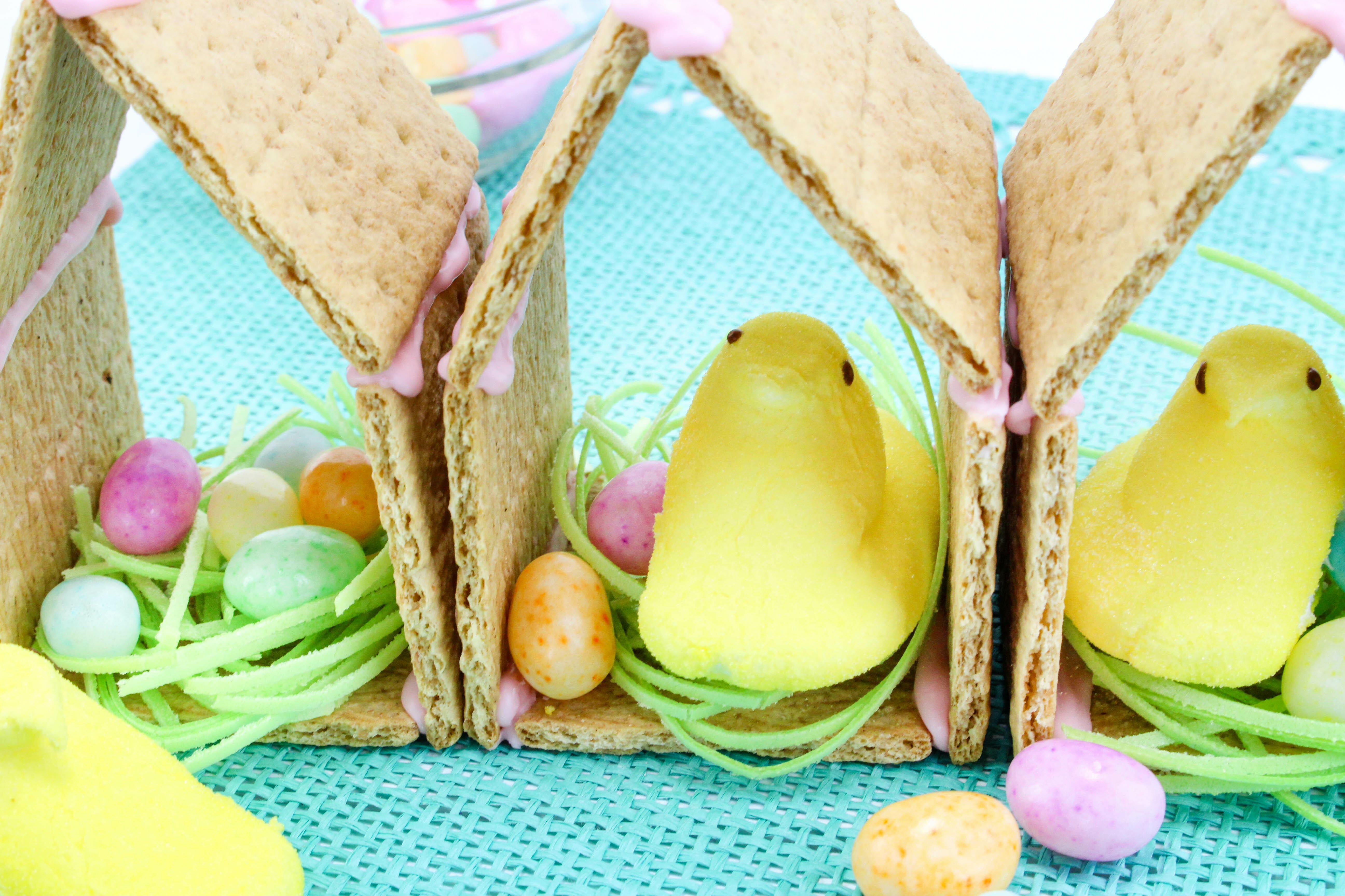 Yummy Peeps House Snacktivity | AllFreeKidsCrafts.com