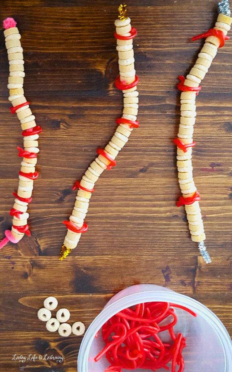 Spinal Cord Craft | AllFreeKidsCrafts.com