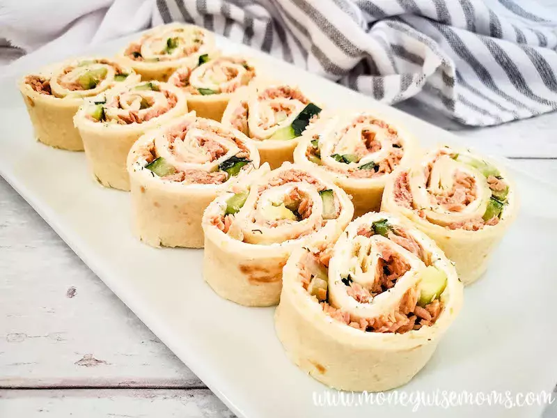 Tuna Cucumber Pinwheel Appetizers | RecipeLion.com