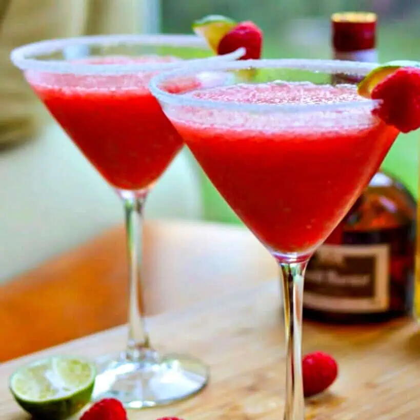 Raspberry Margarita | RecipeLion.com