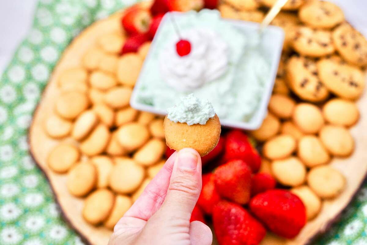 Pistachio Fruit Dip | CheapThriftyLiving.com