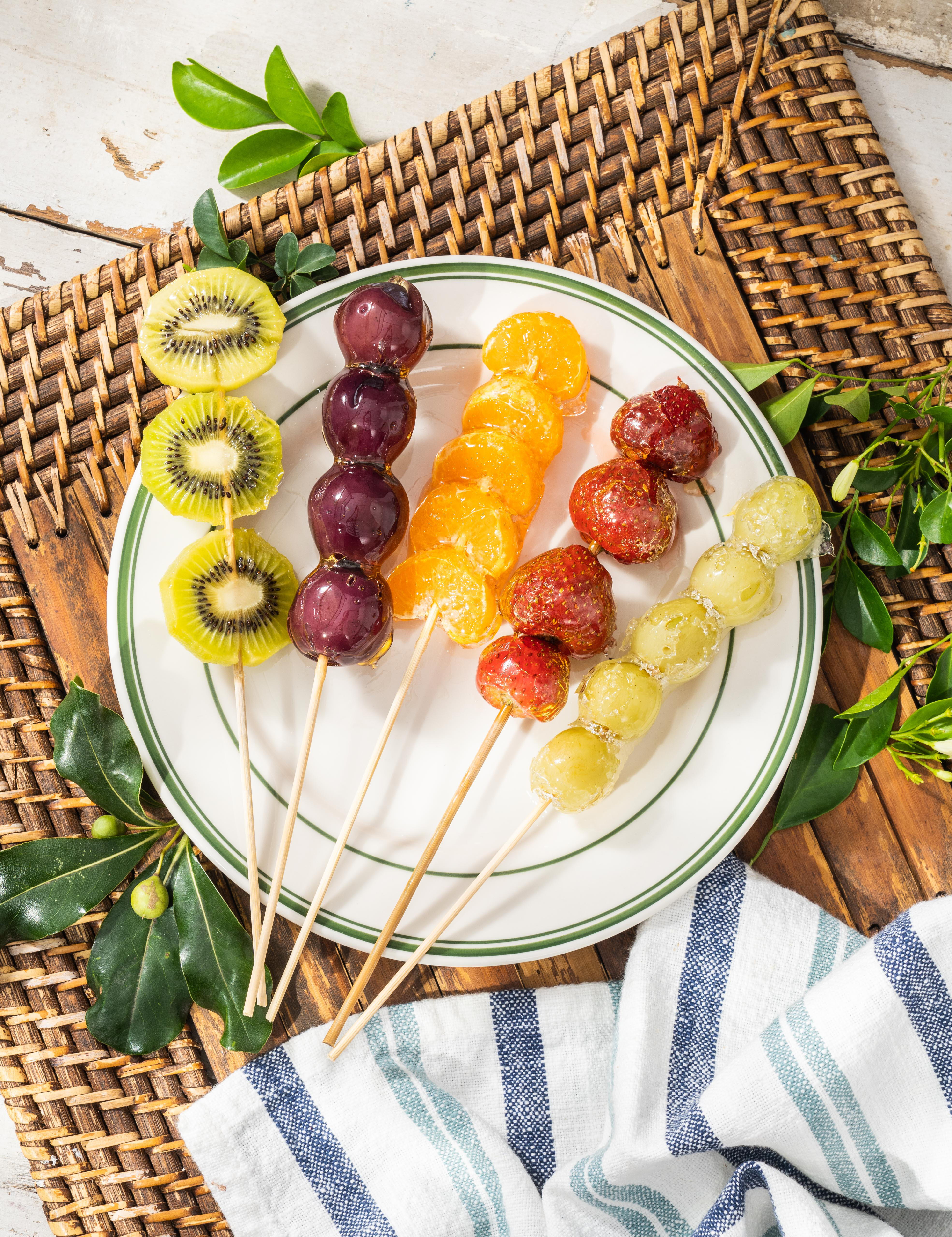 Candied Fruit Skewers (Tanghulu) | RecipeLion.com