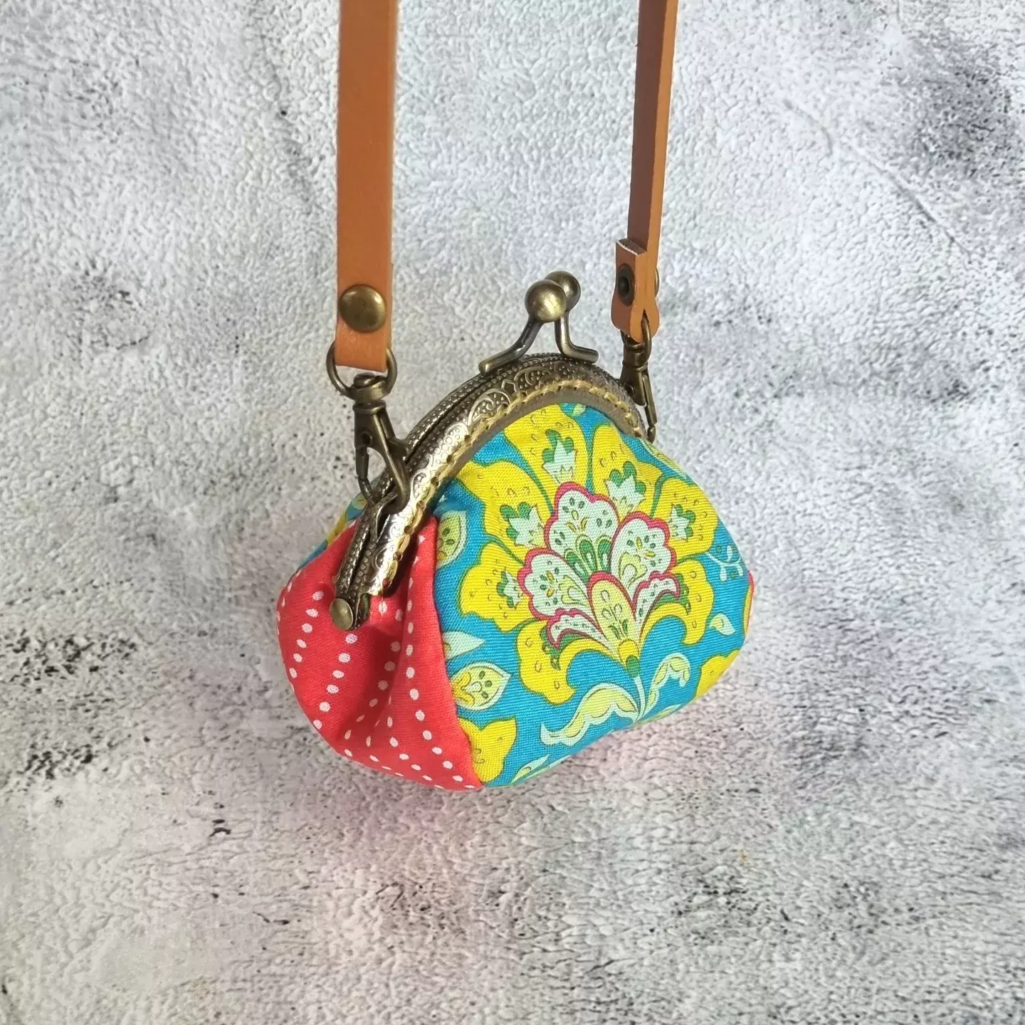 Clasp Purse | AllFreeSewing.com