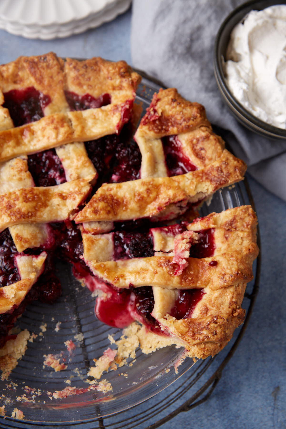 Blackberry Pie | TheBestDessertRecipes.com