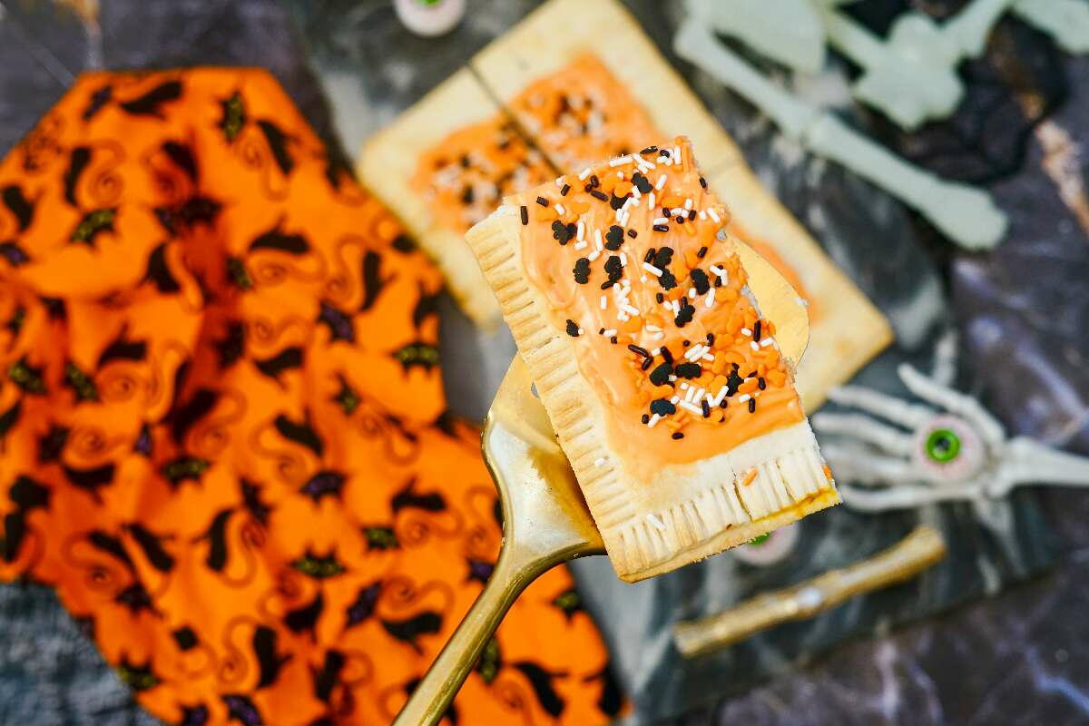 Great Giant Pumpkin Pop Tarts Recipe | TheBestDessertRecipes.com