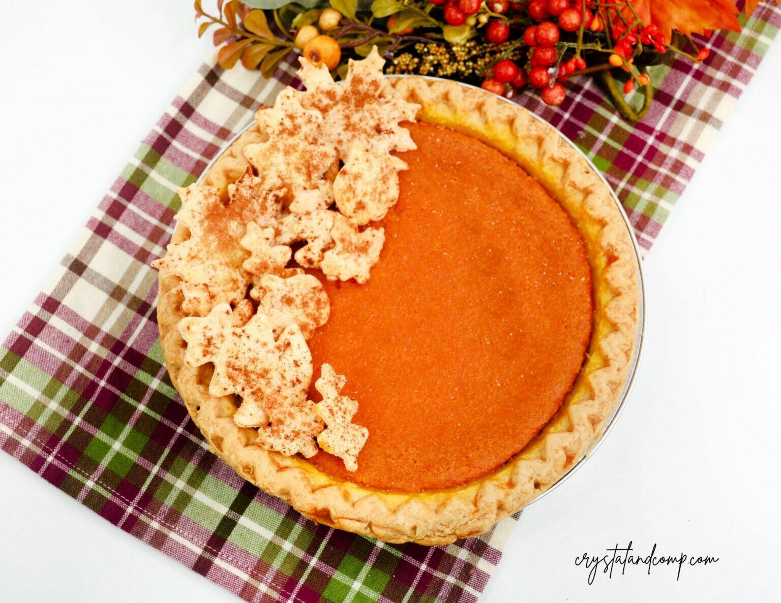 Easy Pumpkin Pie | FaveSouthernRecipes.com
