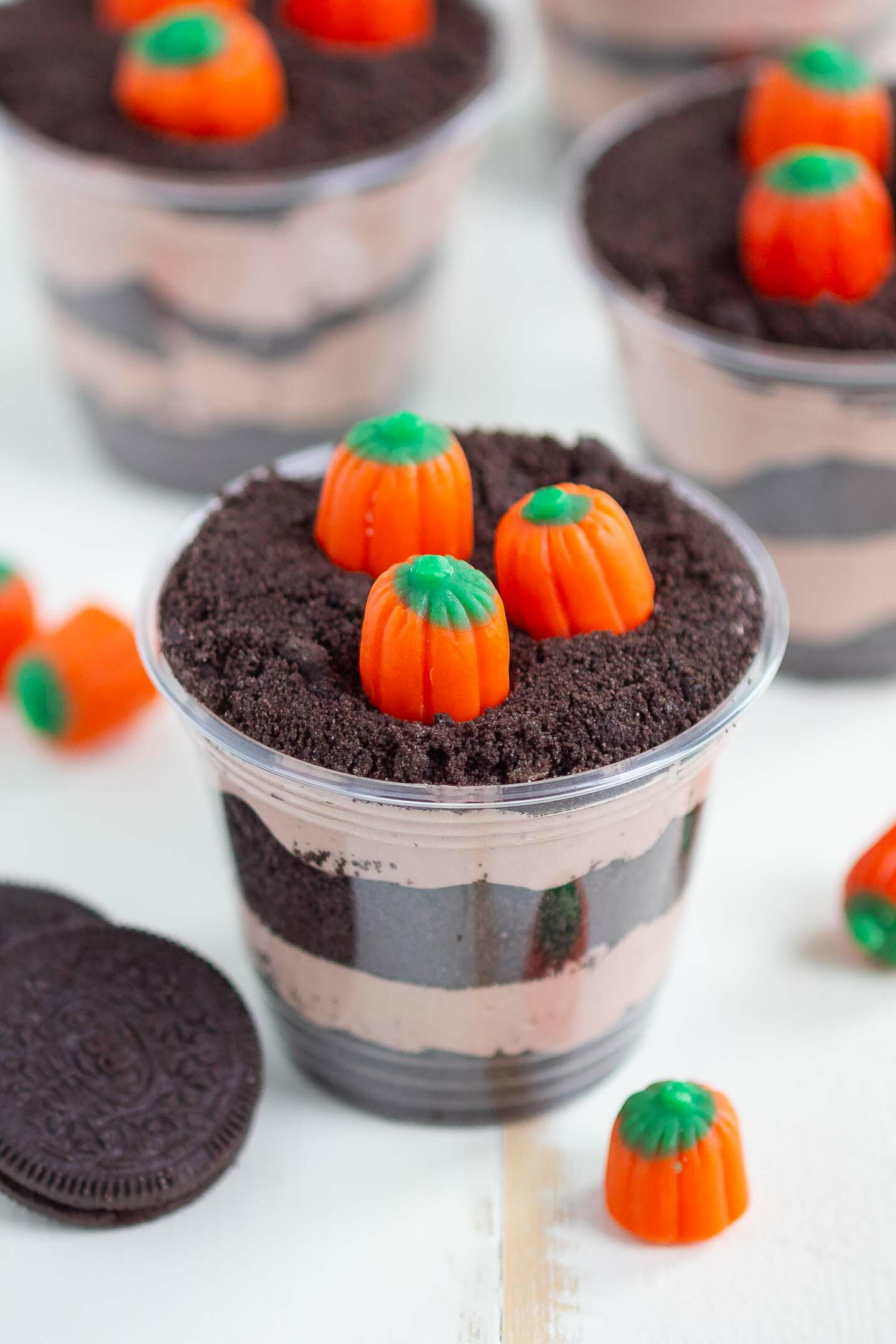 Pumpkin Patch Dirt Cups | FaveSouthernRecipes.com