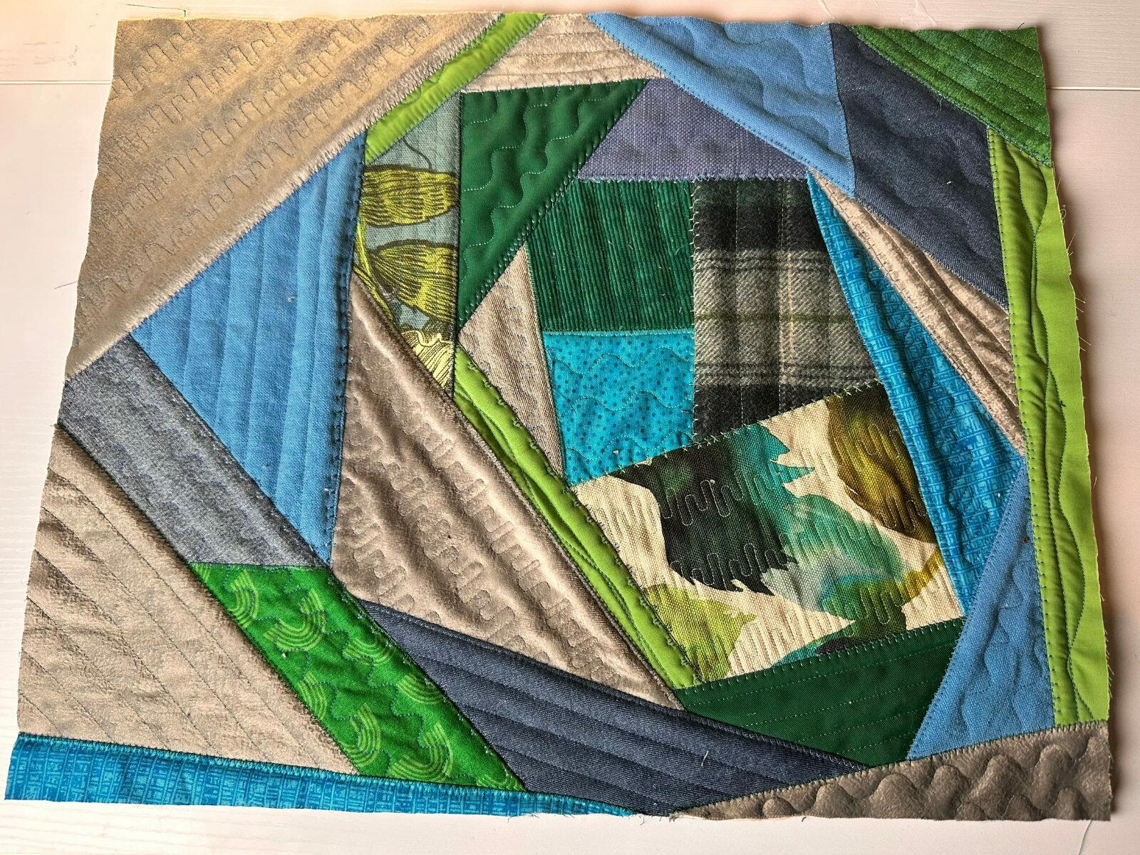 Crazy Quilt Block Pattern - Qayg | FaveQuilts.com