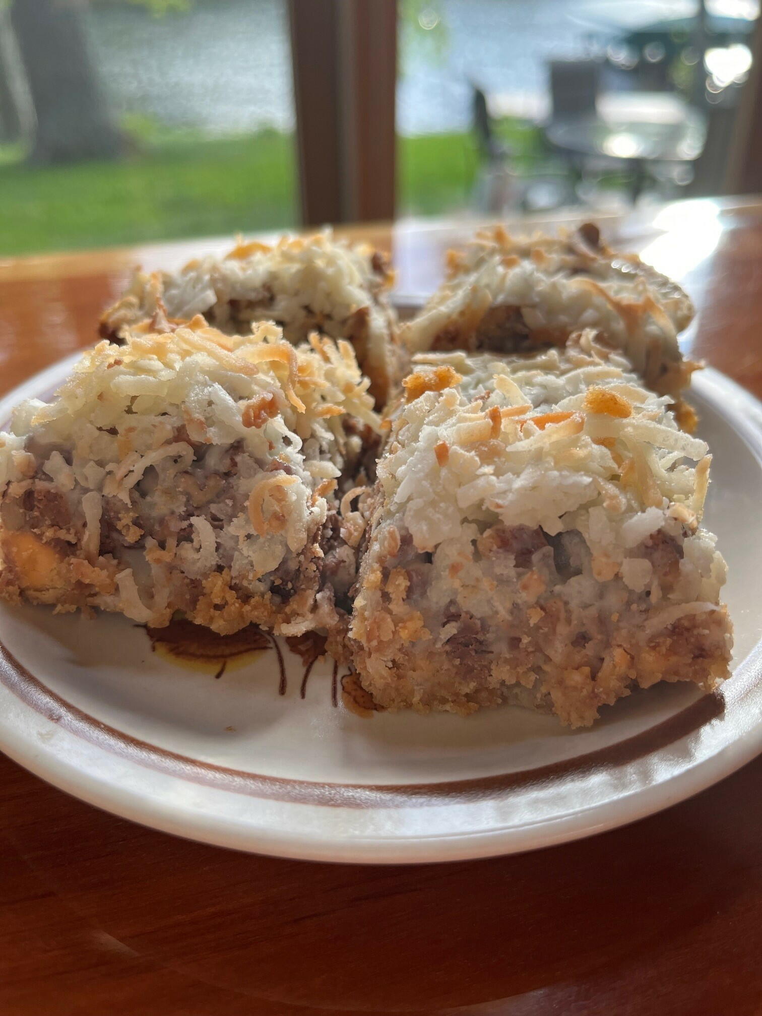 Easy 7-layer Bars | RecipeLion.com