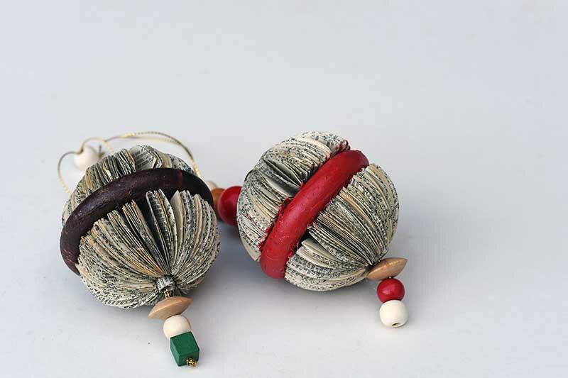 Book Page Christmas Baubles | AllFreePaperCrafts.com