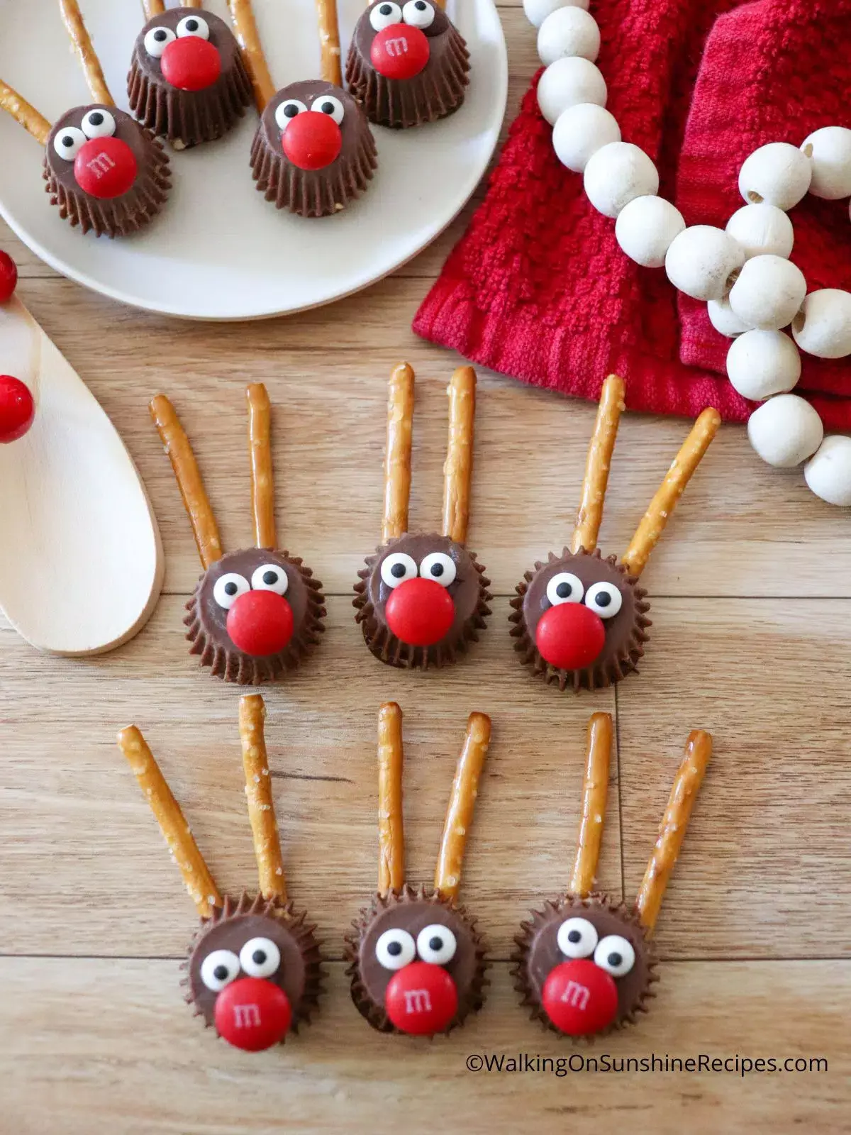 Reindeer Candy | FaveSouthernRecipes.com