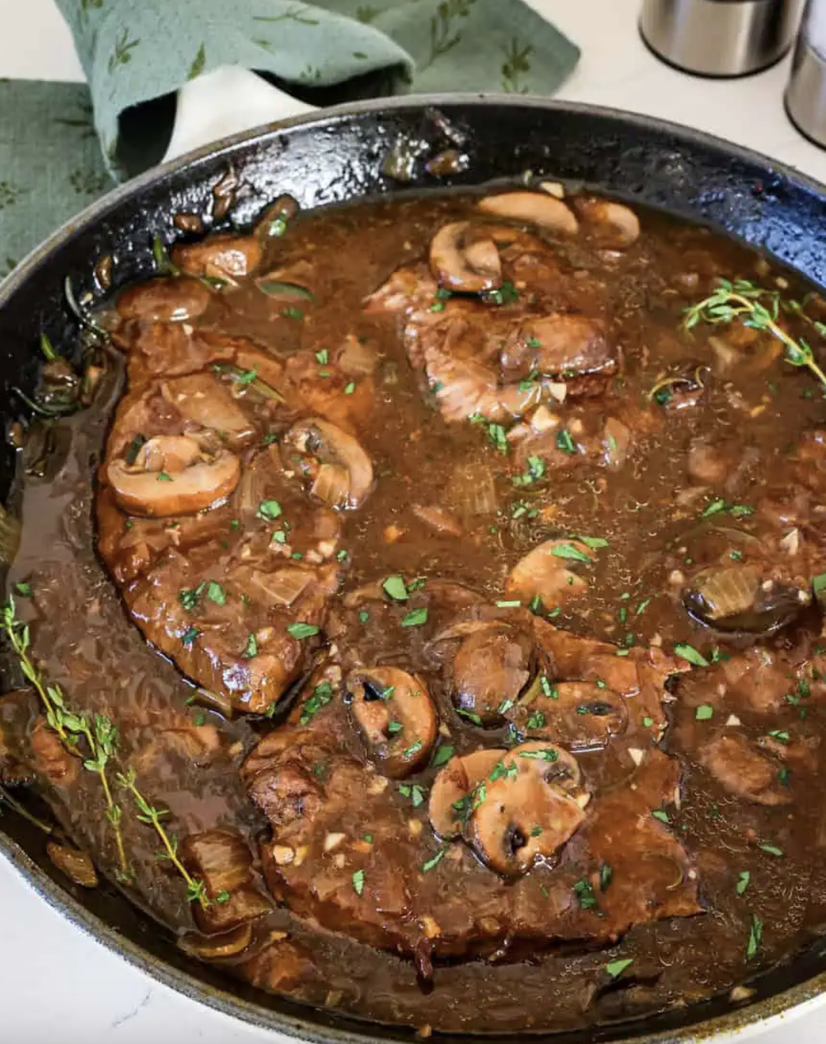 Round Steak And Gravy | RecipeLion.com