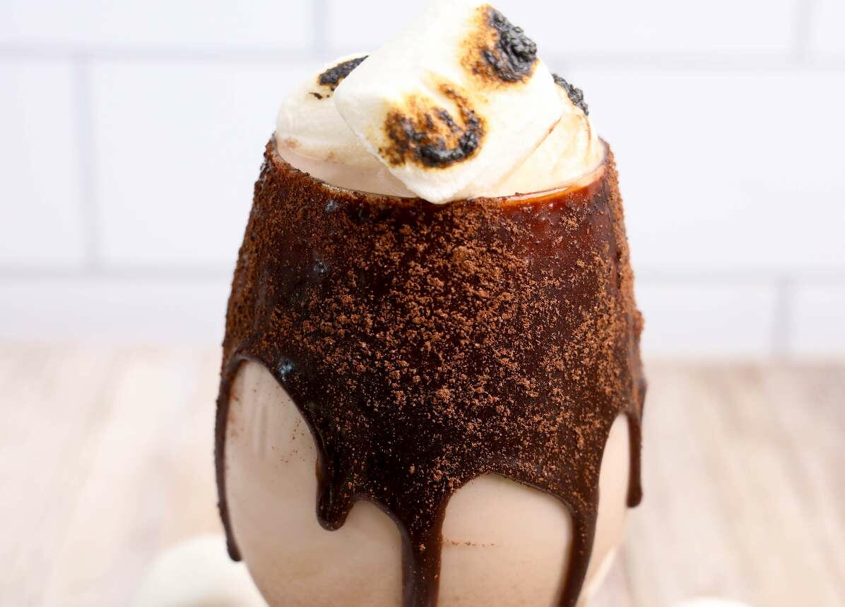 Boozy Hot Chocolate | TheBestDessertRecipes.com