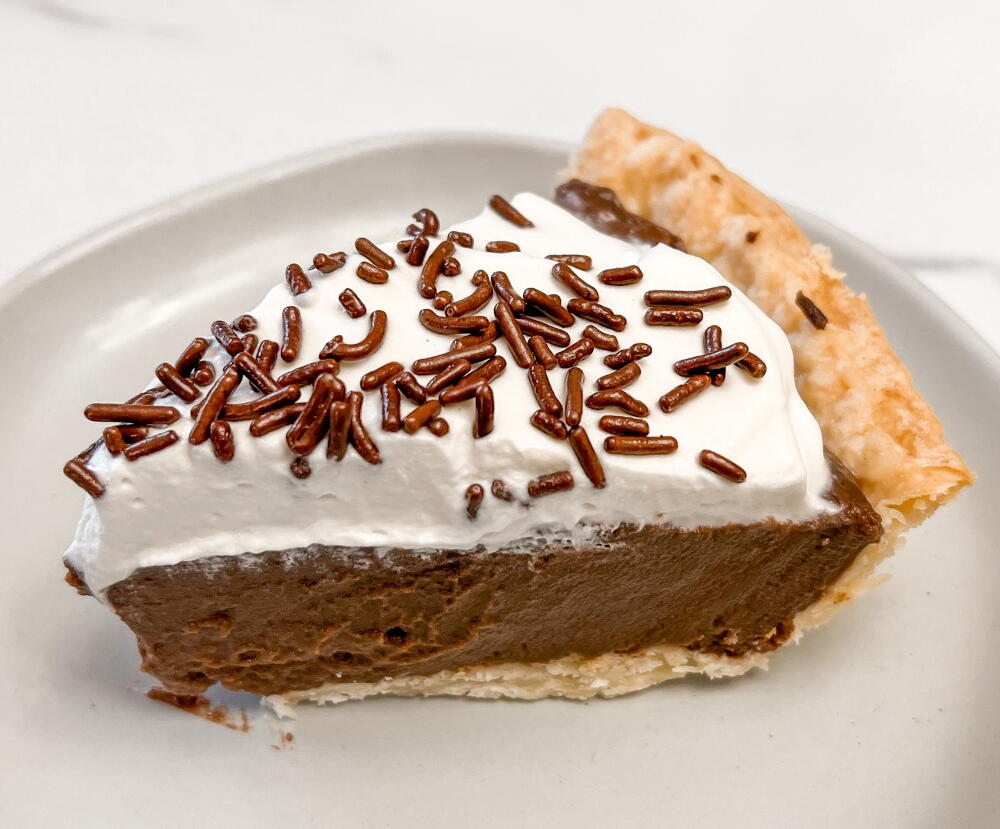 Old Fashioned Chocolate Pie | RecipeLion.com