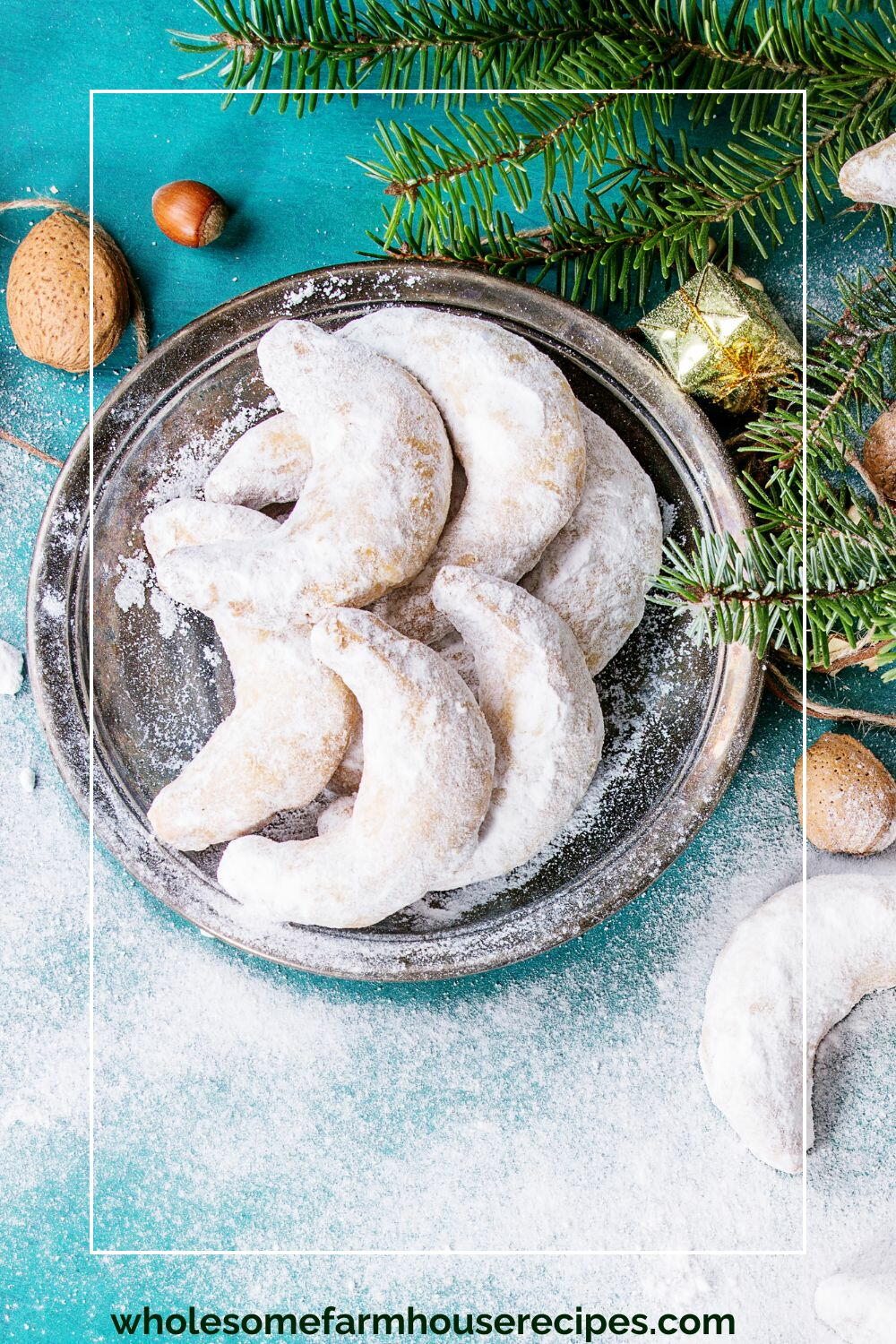 Pecan Crescent Cookies Recipe For The Holidays | RecipeLion.com