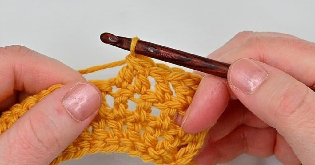 How To Dc2tog In Crochet – Double Crochet 2 Together | DIYIdeaCenter.com