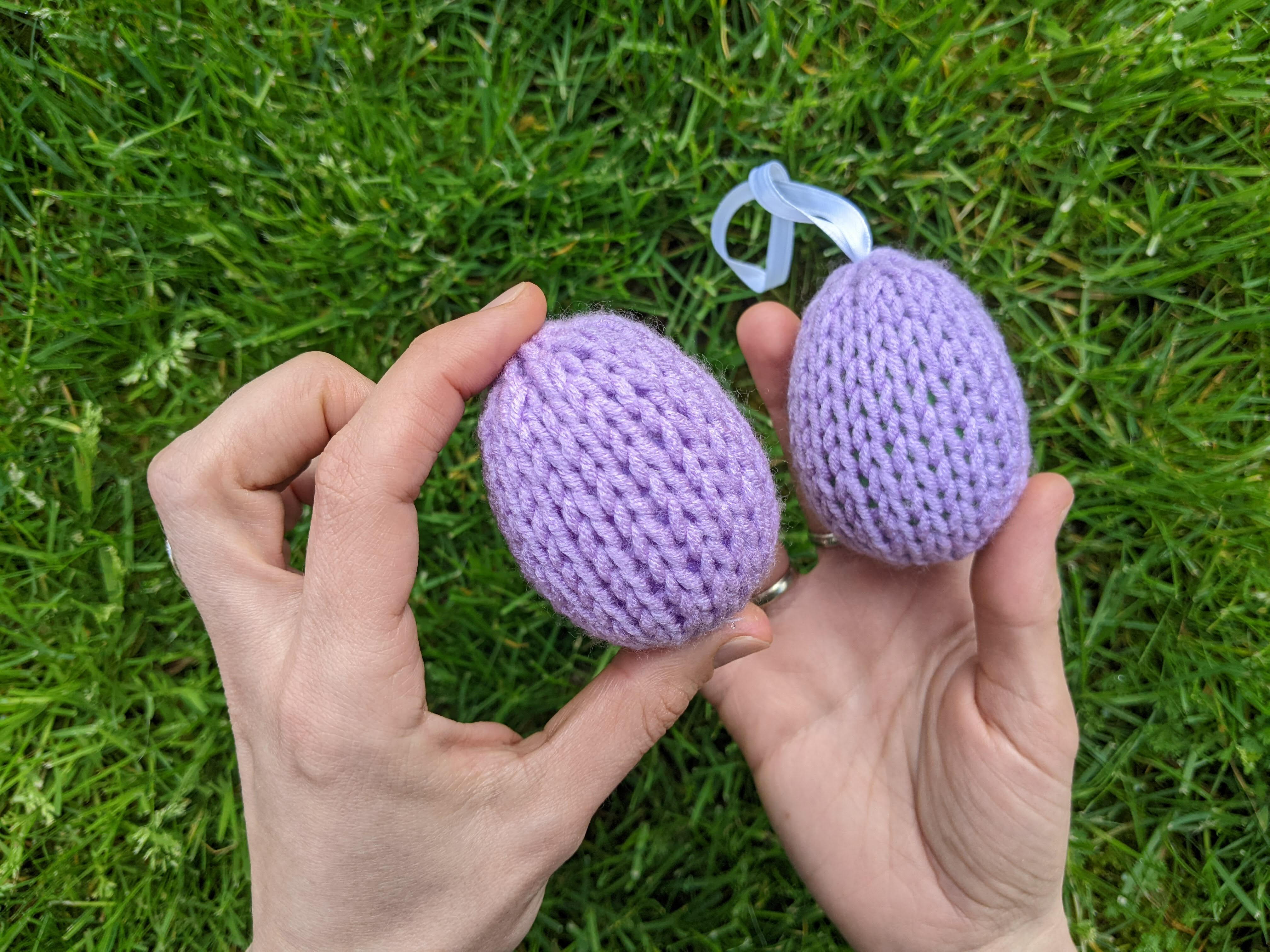 Easter Egg Pattern On Straight Needles | AllFreeKnitting.com