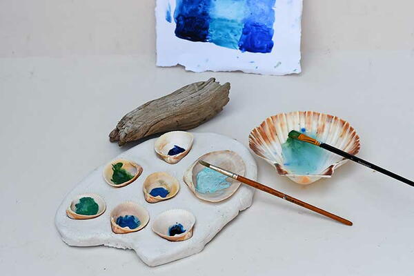 Shell Paint Palette | DIYIdeaCenter.com