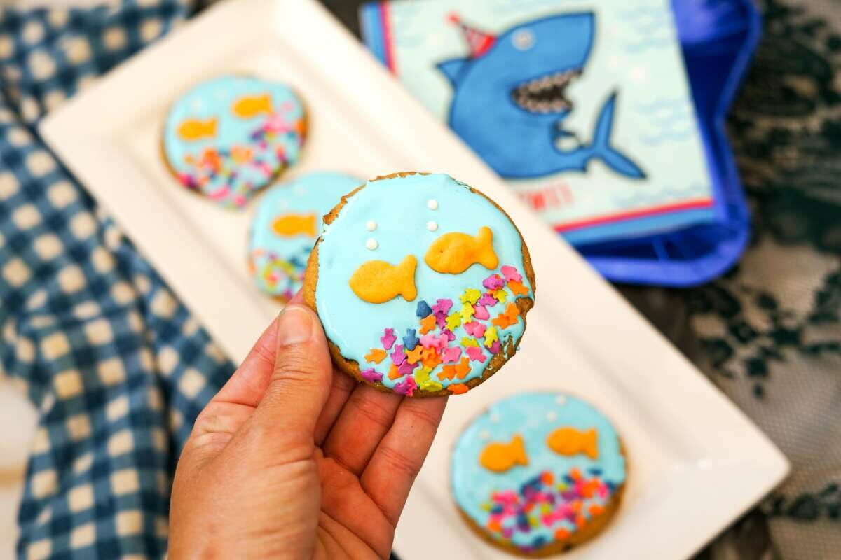 No Bake Gold Fish Cookies | FaveSouthernRecipes.com