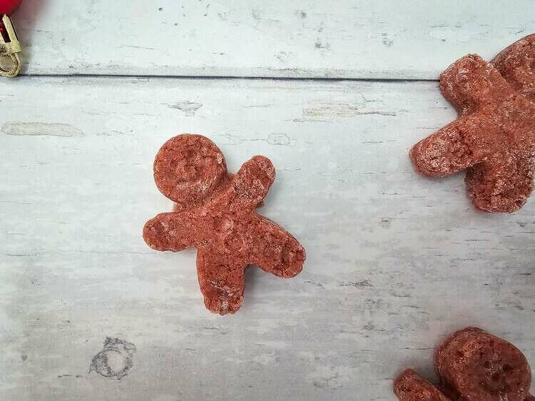 Gingerbread Shower Bombs | FaveCrafts.com