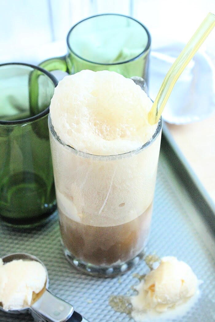 Root Beer Floats | RecipeLion.com