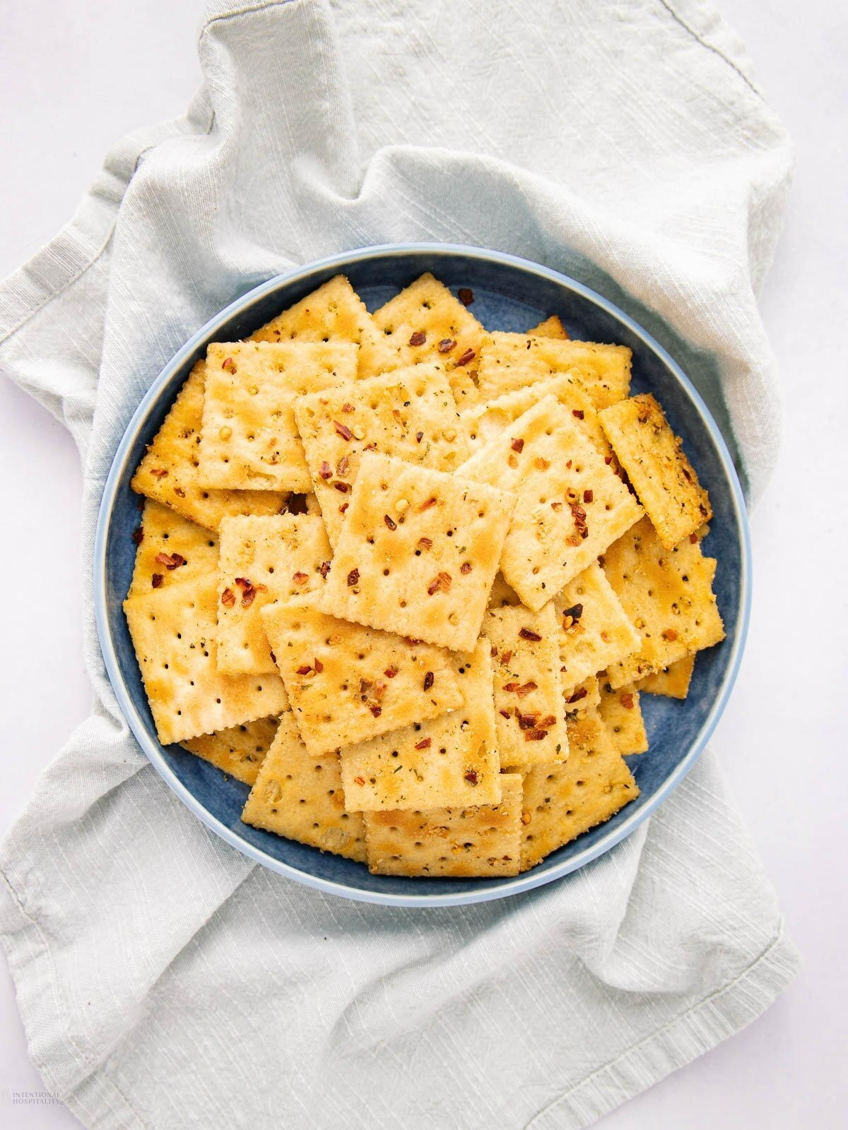 Firecrackers (spicy Ranch Snack Crackers) | RecipeLion.com