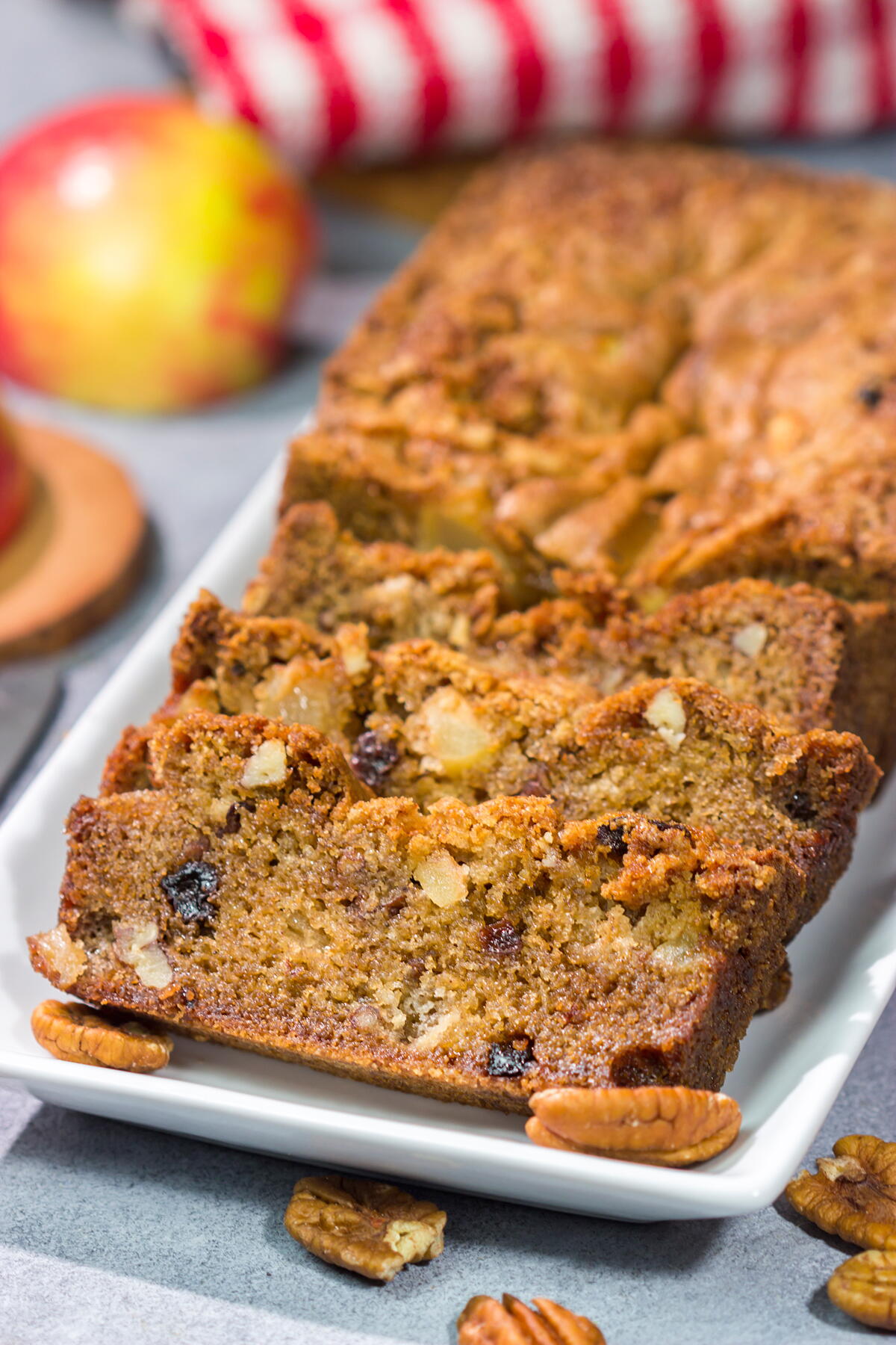 Apple Raisin Bread | TheBestDessertRecipes.com