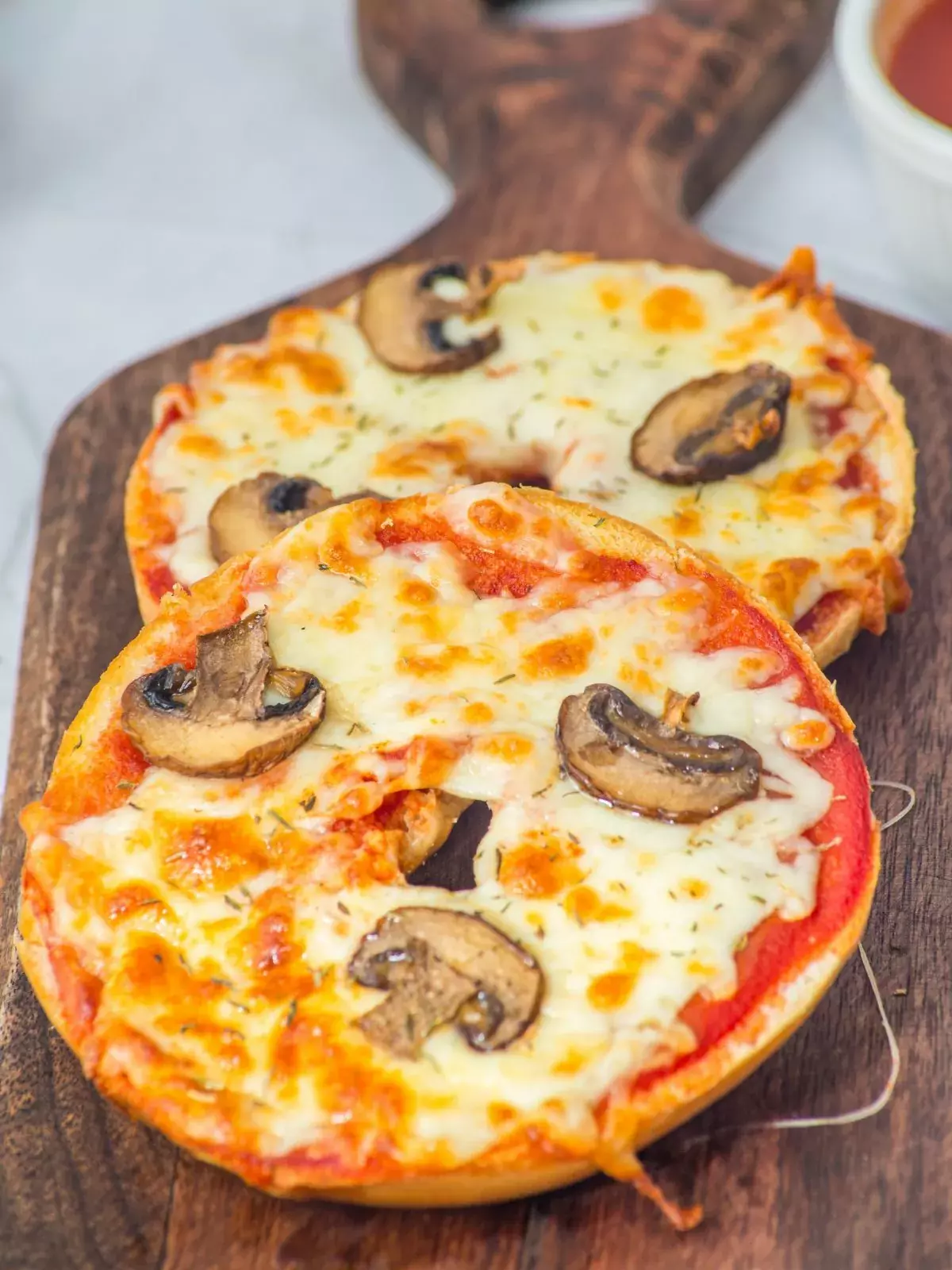 Air Fryer Pizza Bagels | RecipeLion.com