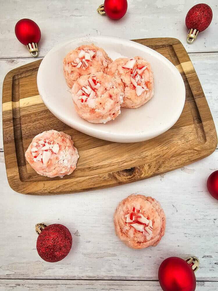 Candy Cane Shower Bombs Diy | AllFreeHolidayCrafts.com