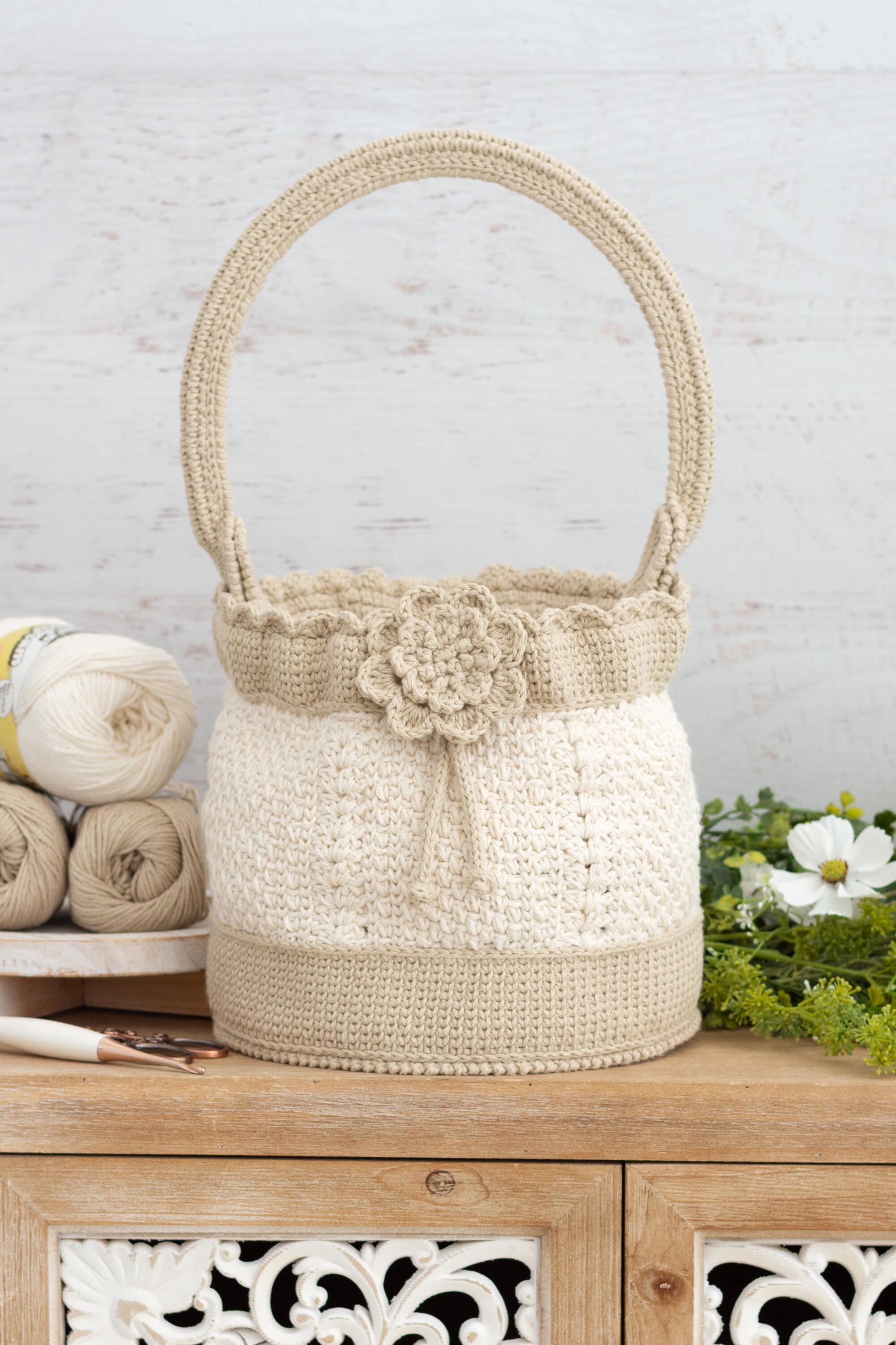 Lattice And Lace Bucket Bag | AllFreeCrochet.com